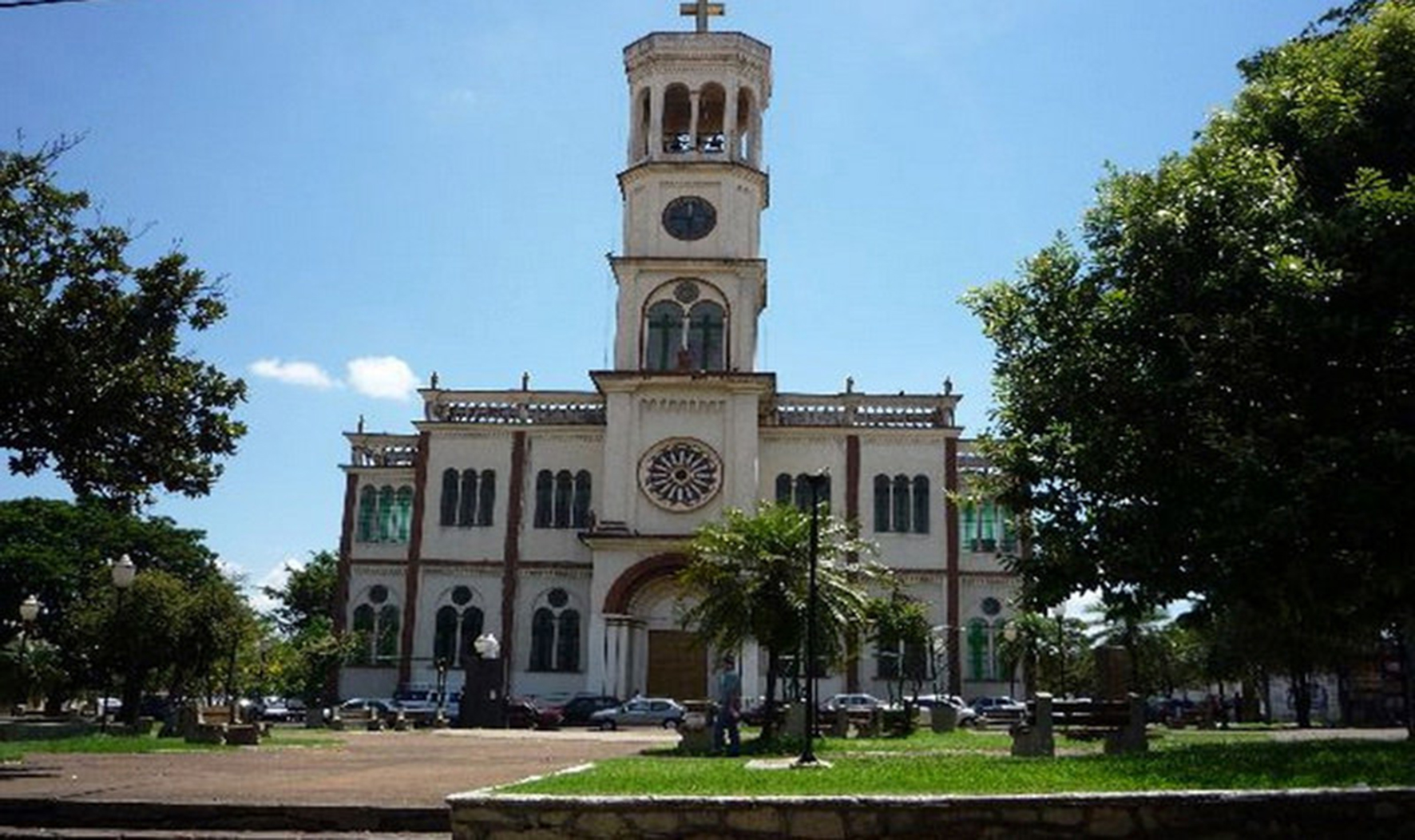 Prefeito lança atividades comemorativas dos 117 anos de Assis, a cidade ...